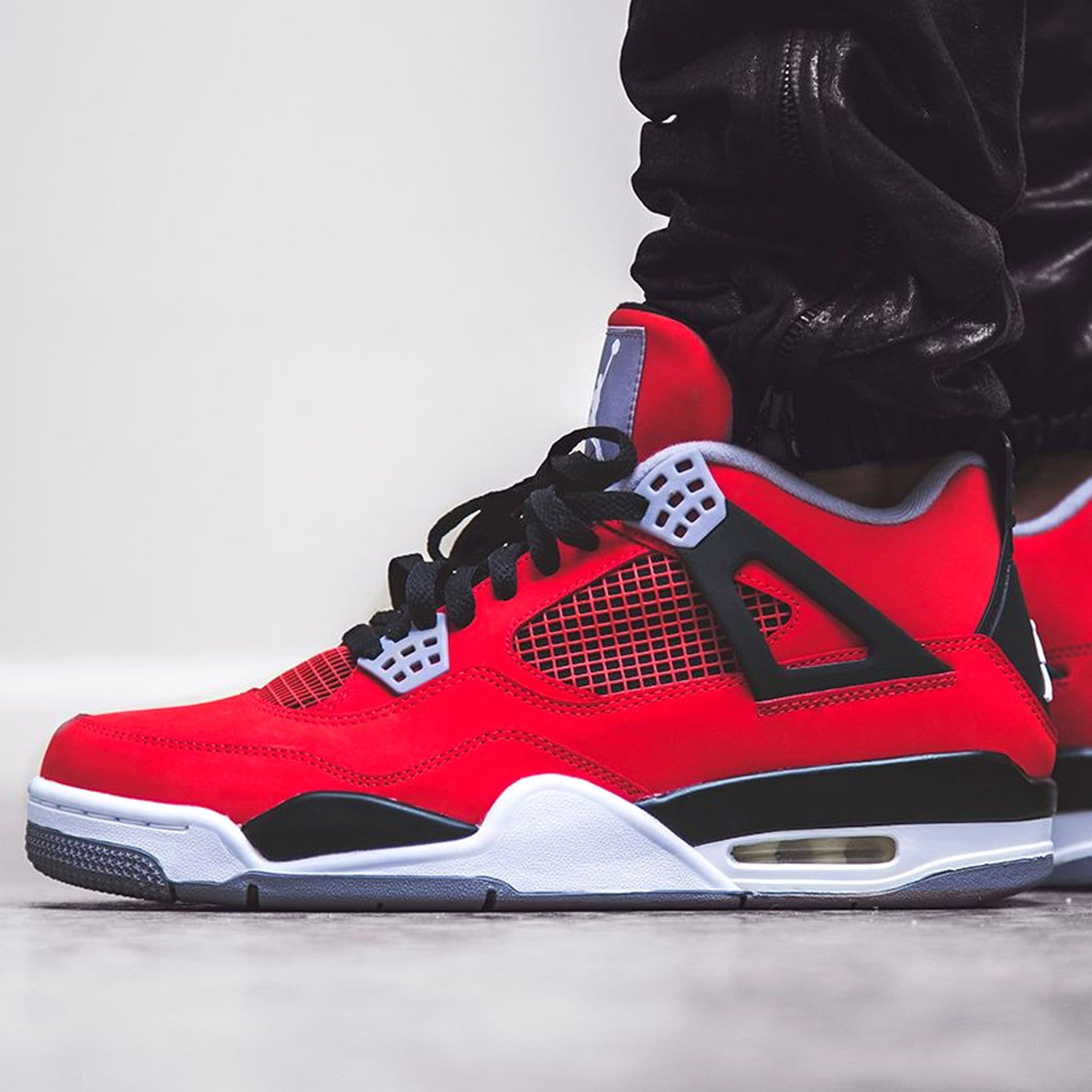 Traje Toro Bravo 4s Jordan 4 Toro Bravo Outfit Traje Toro Bravo 4s Jordan 4 Toro Bravo Outfit